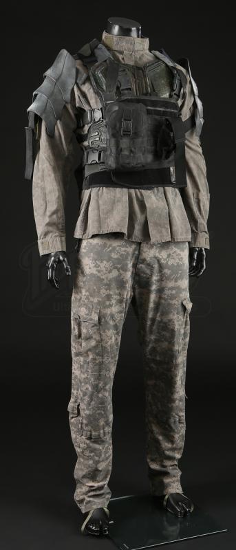 Terminator Genisys: Future Guerilla Soldier Fatigues and Tactical Gear ...