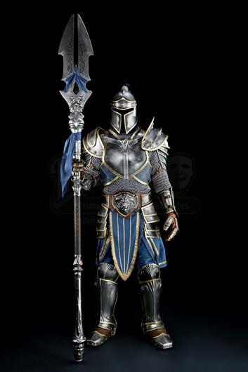 Alliance Knight Armor with Poleaxe - Current price: $15000